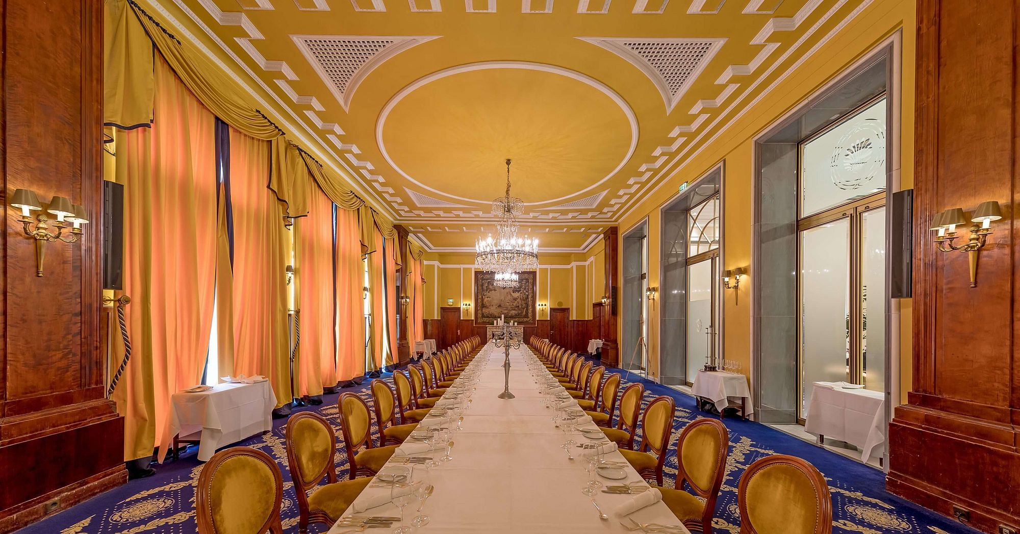 Sala de reuniones de hotel | d&b audiotechnik
