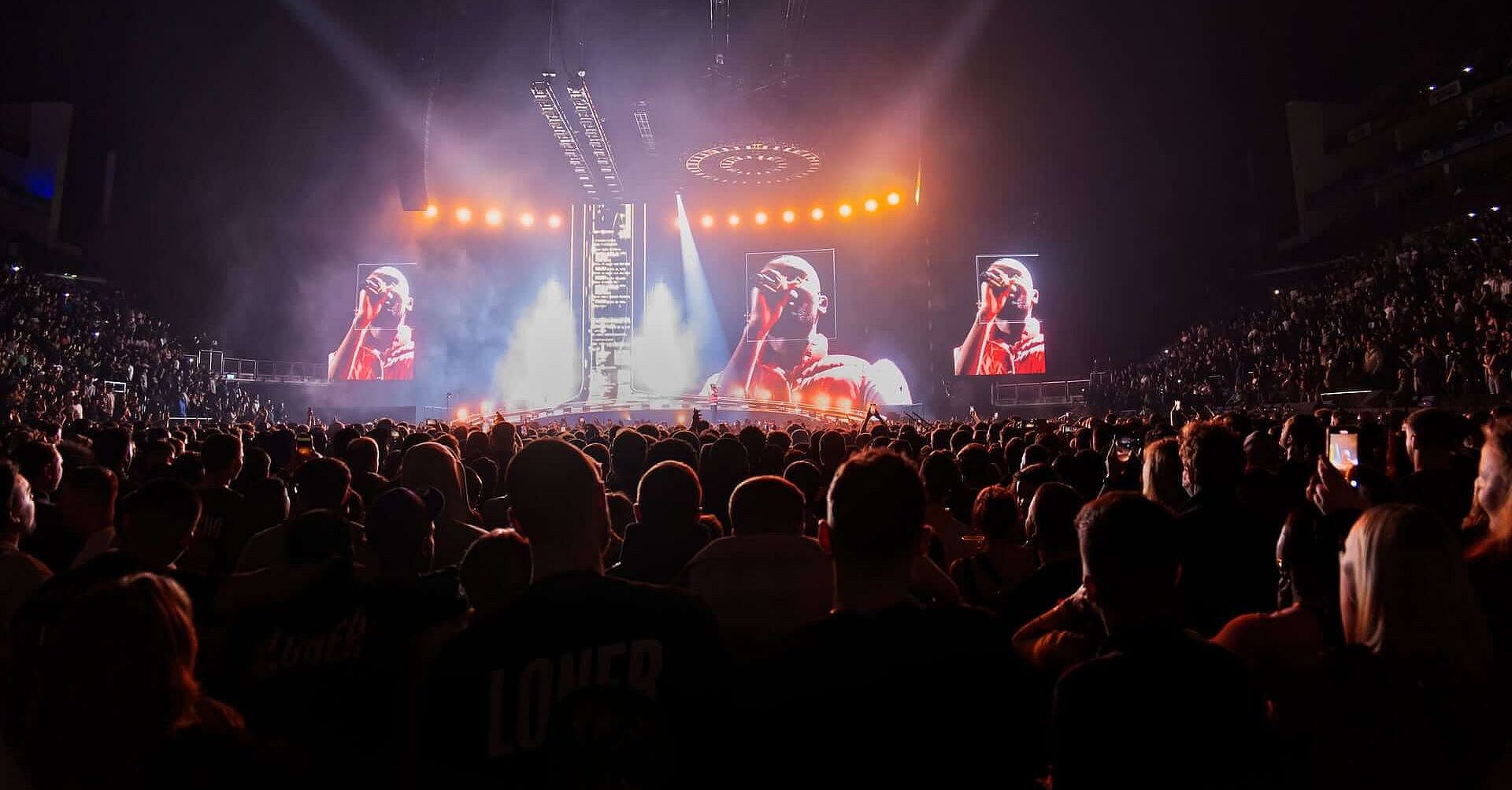 Britischer Rapper geht mit SL-Serie auf Tour | d&b audiotechnik